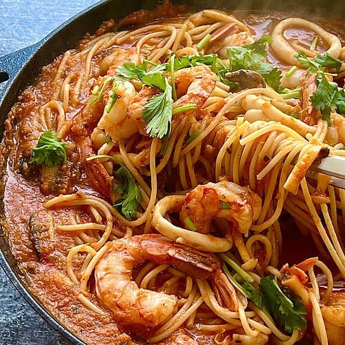 30 Minutes Tom Yum Spaghetti - Sticky Rice Thai Kitchen